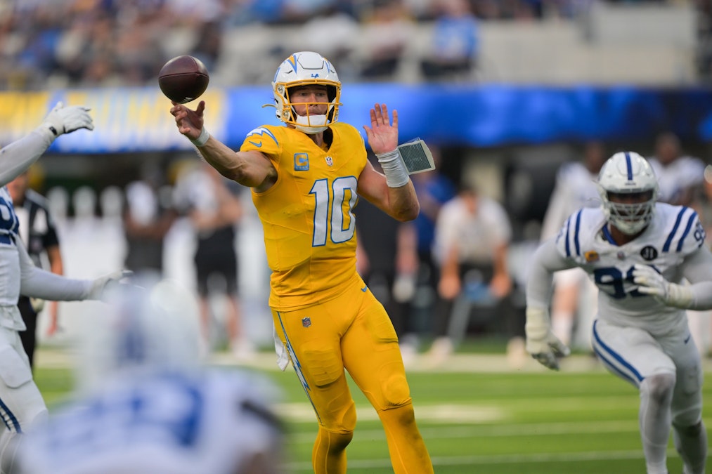 Vikings vs. Chargers Prediction & Odds Week 8: Thursday Night Football Betting Preview