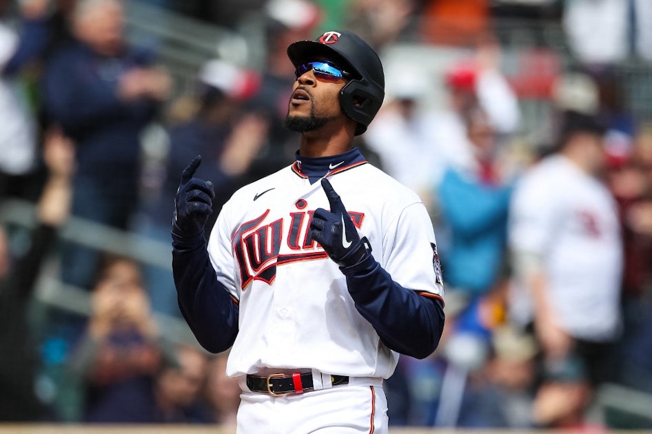 Buzz: Twins Outfielder Byron Buxton Exits Game Early with Injury