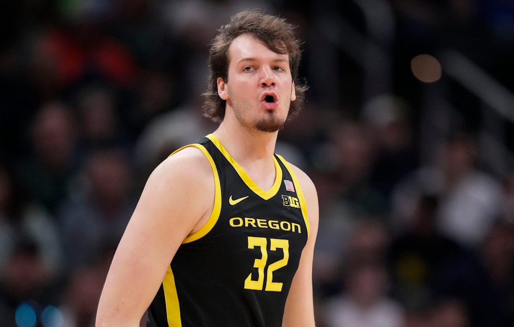 Arizona vs. Oregon Prediction, Odds & Preview Tonight: March Madness Second Round Best Bets