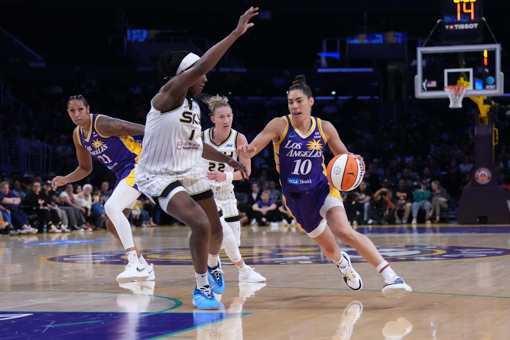 SPARKS VS SKY PREDICTION, PICKS & ODDS FOR TONIGHT'S WNBA GAME