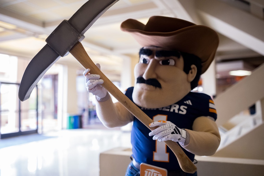 Liberty vs. UTEP Prediction & Best Bets: Tonight's College Football ...