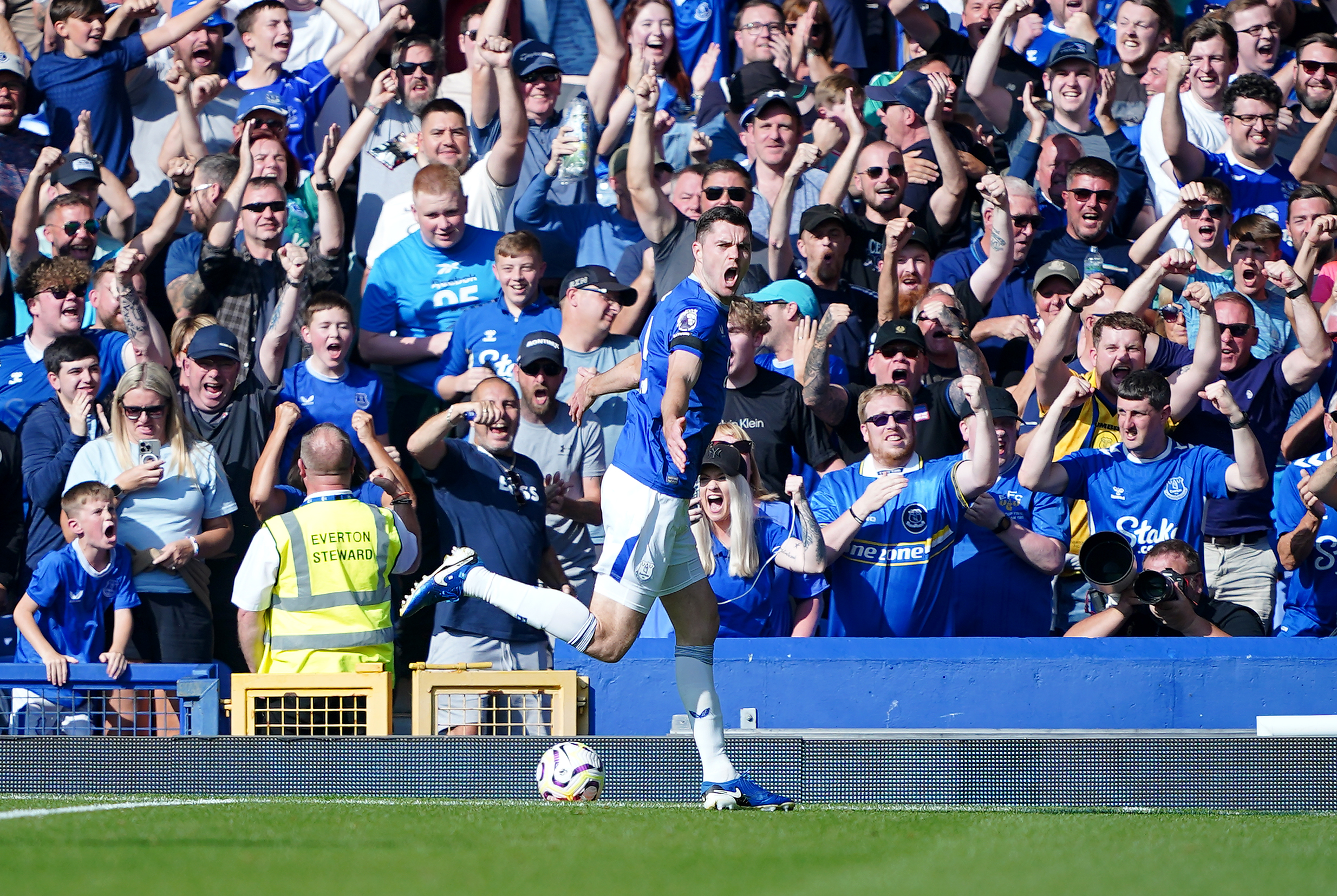 Everton vs. West Ham Prediction: Odds, Picks & Best Bets for Premier ...